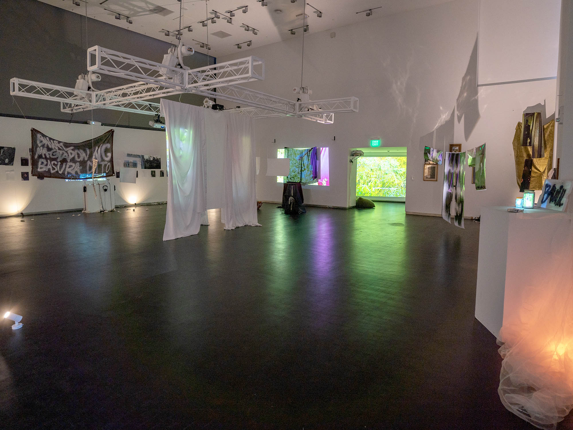 Exhibition Issues and Methods - Lewis Center for the Arts